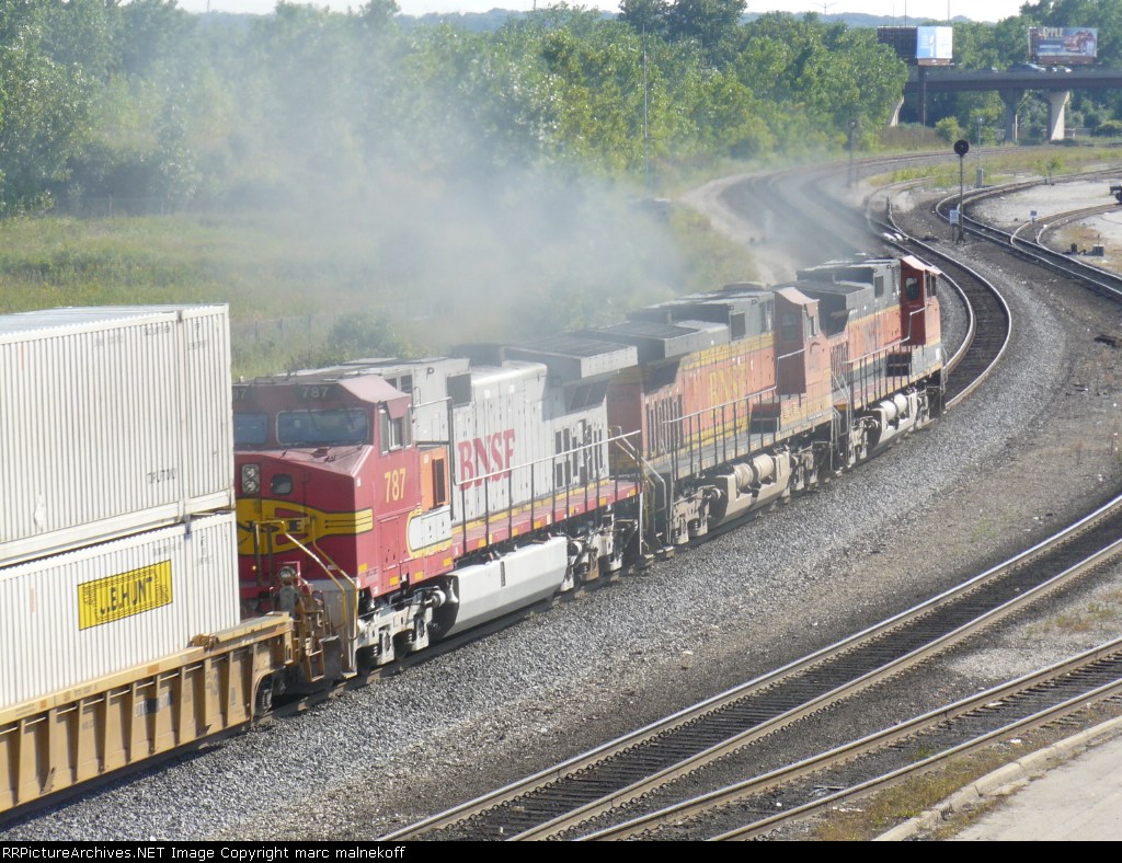 BNSF 787